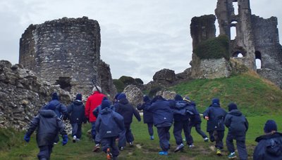 Year 3 learn about the gruesome ways invaders were kept at bay at Corfe ...