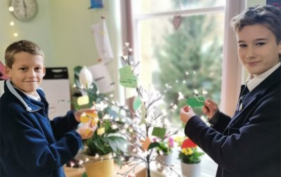 7S Create Self-Esteem Tree During PSHE | News | Hazlegrove School